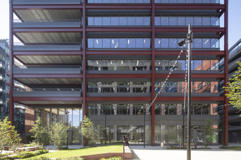 Two New Bailey | Staticus